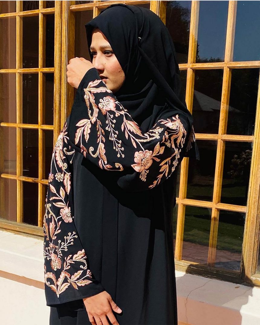 Embroidered Sleeves | Black Rose Abayas