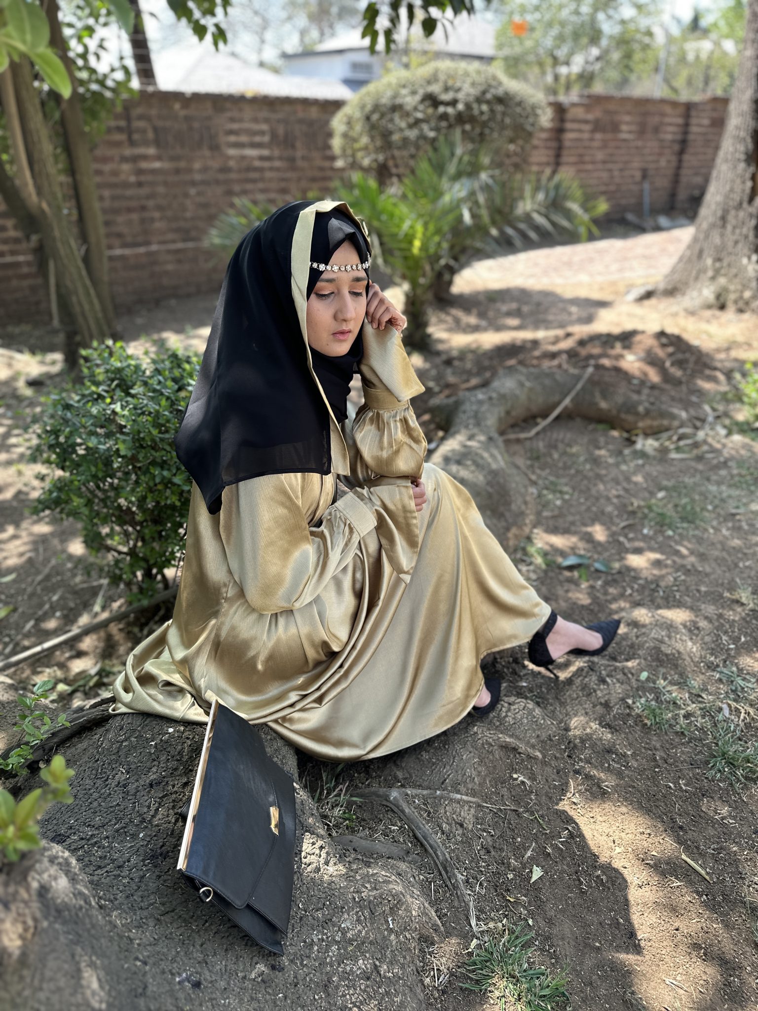 PLEATED GOLD | Black Rose Abayas